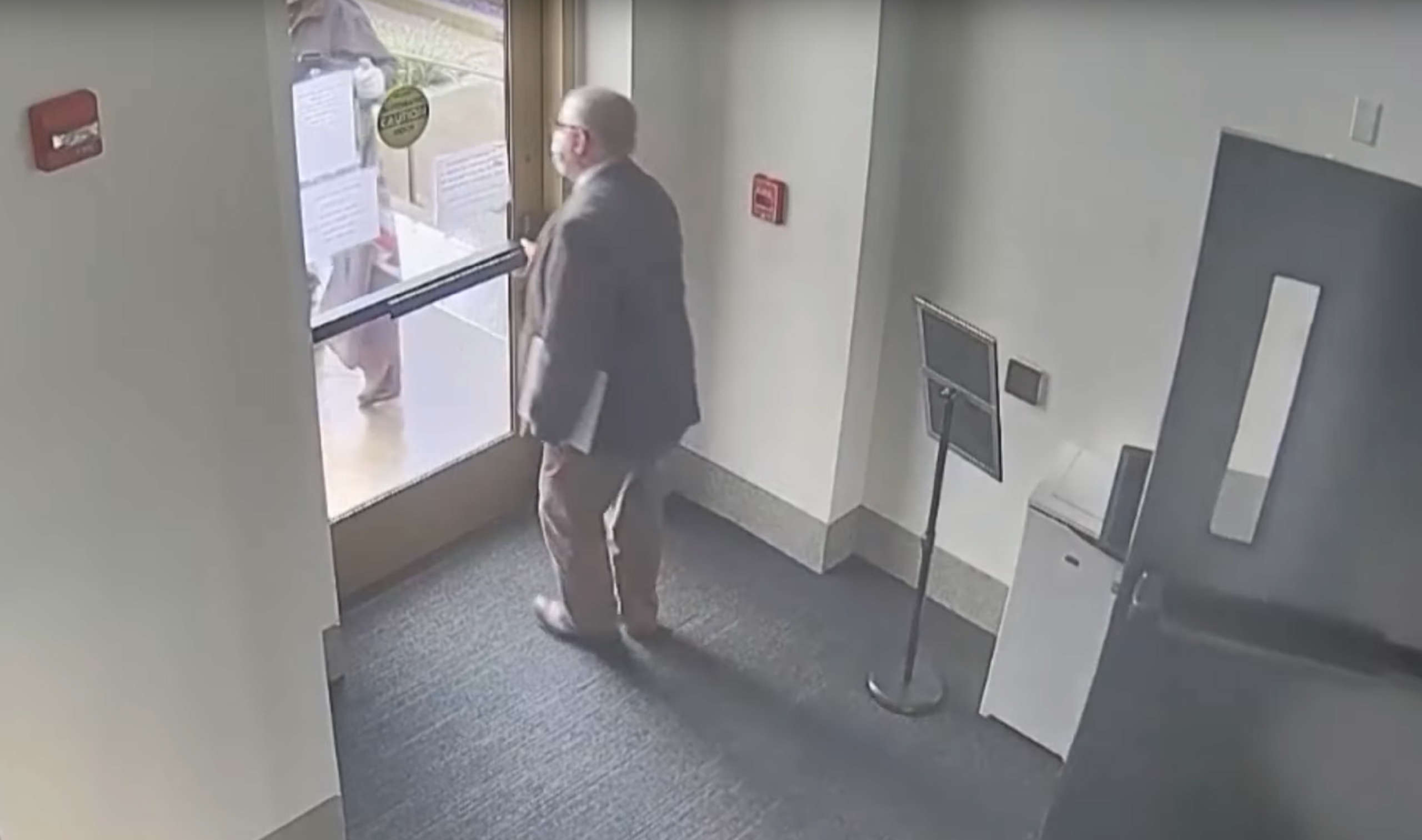GOP Oregon Lawmaker Expelled for Letting Far Right Extremists Into ...