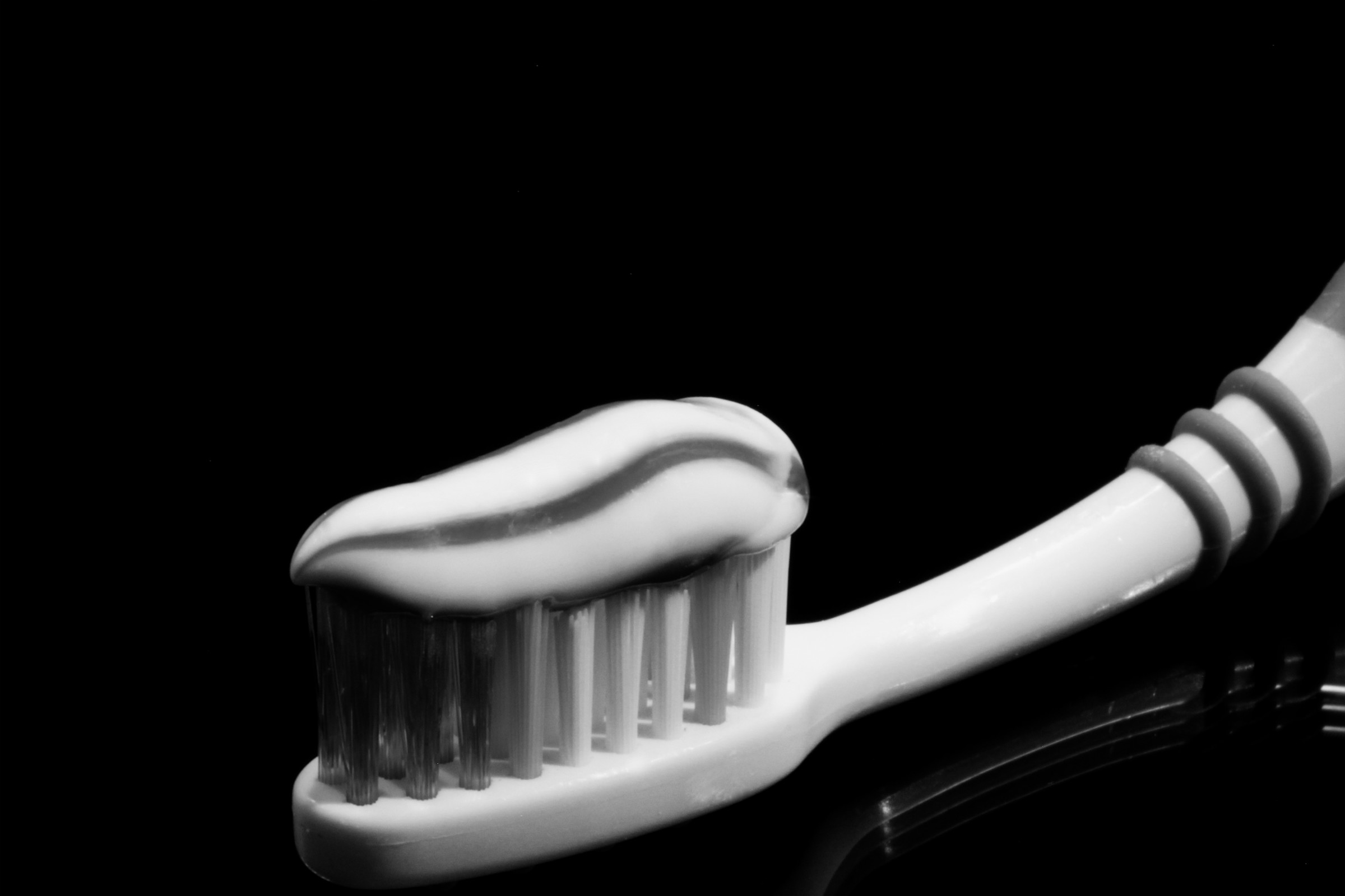 Common Antimicrobial in Toothpaste Linked to Inflammation and Cancer in ...