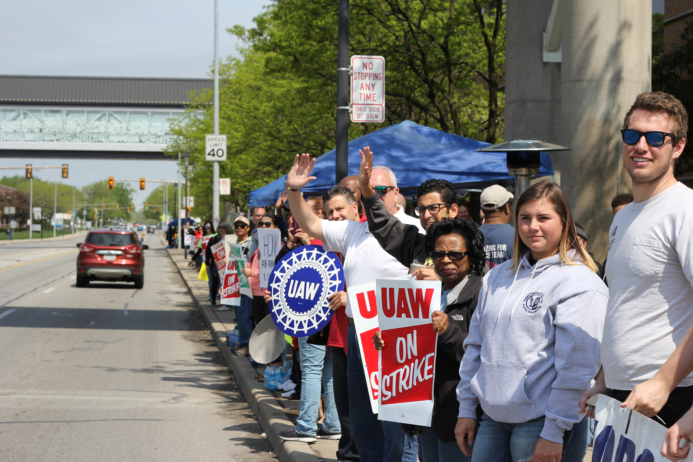 Striking Ohio Hospital Workers Remain United, Head to Bargaining Table ...