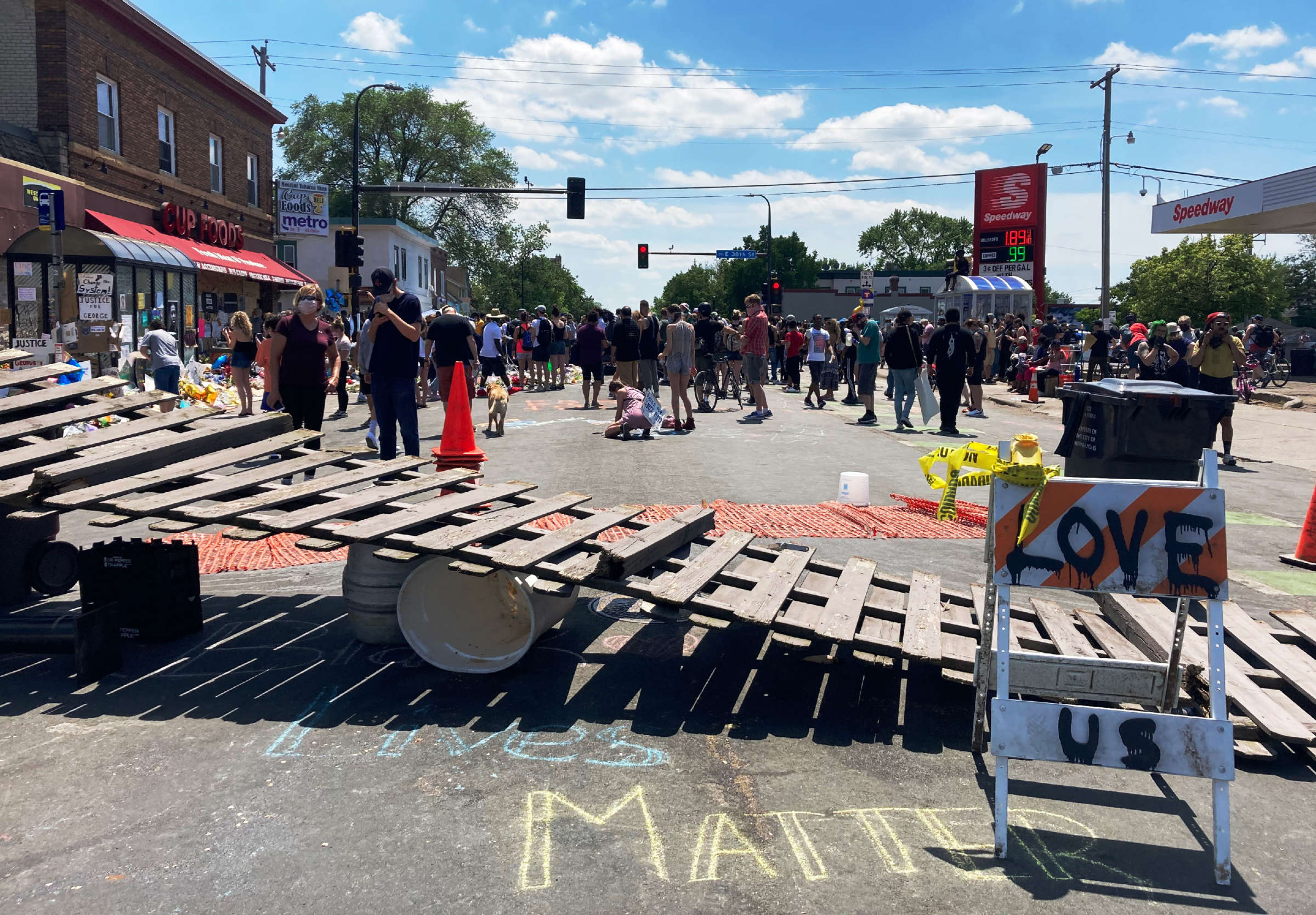 Minneapolis Neighborhoods Defend Against Police and White Supremacists ...