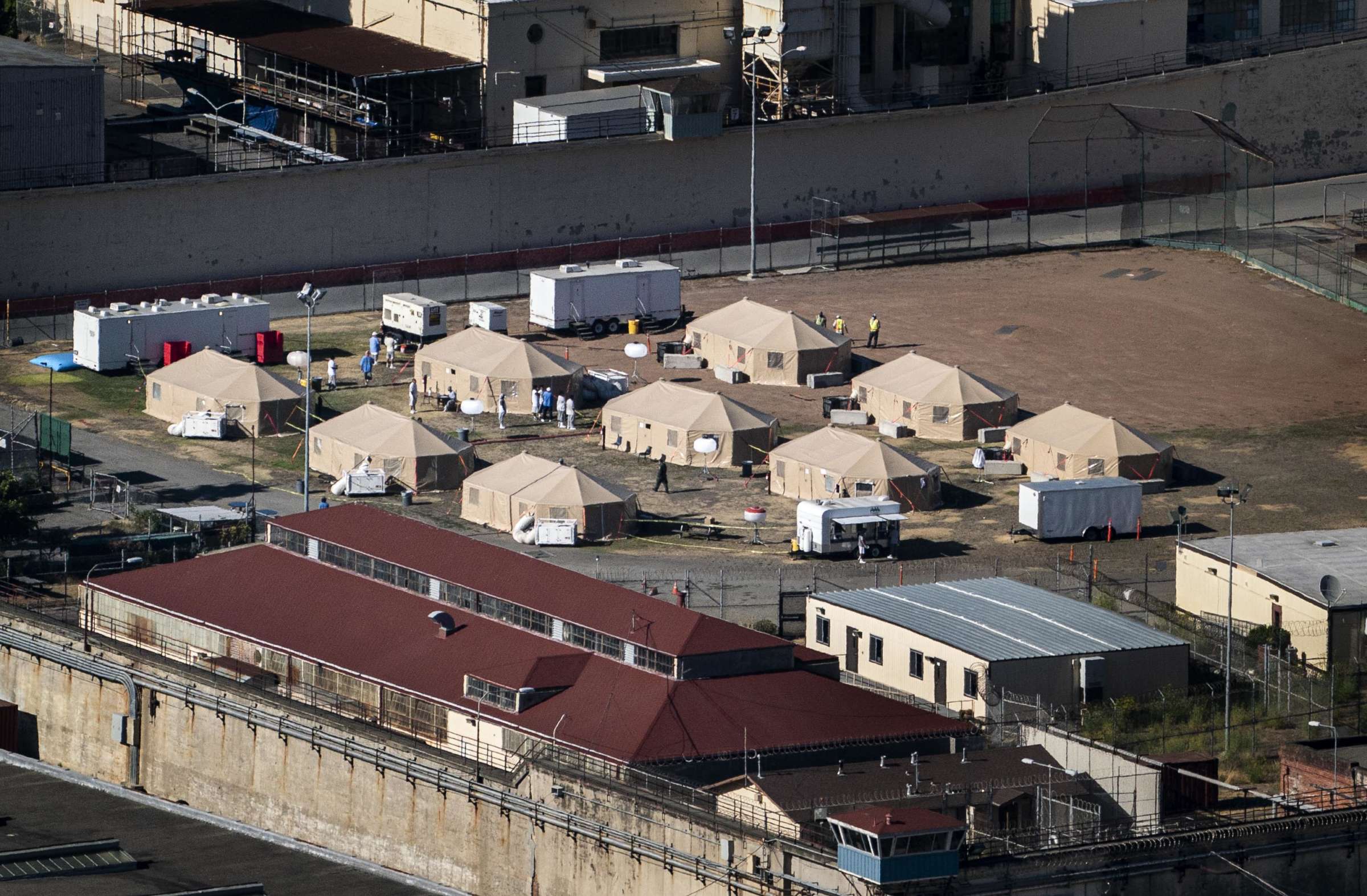 COVID Cases in Prisons and ICE Immigration Jails Surpass 250,000 | Truthout