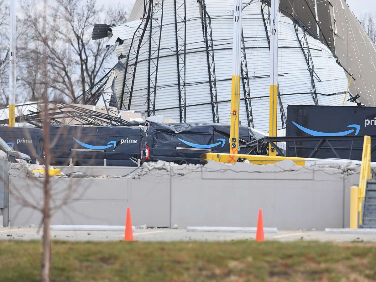 Ocasio-Cortez and Warren Pressure Amazon to Explain Its Role in Tornado ...
