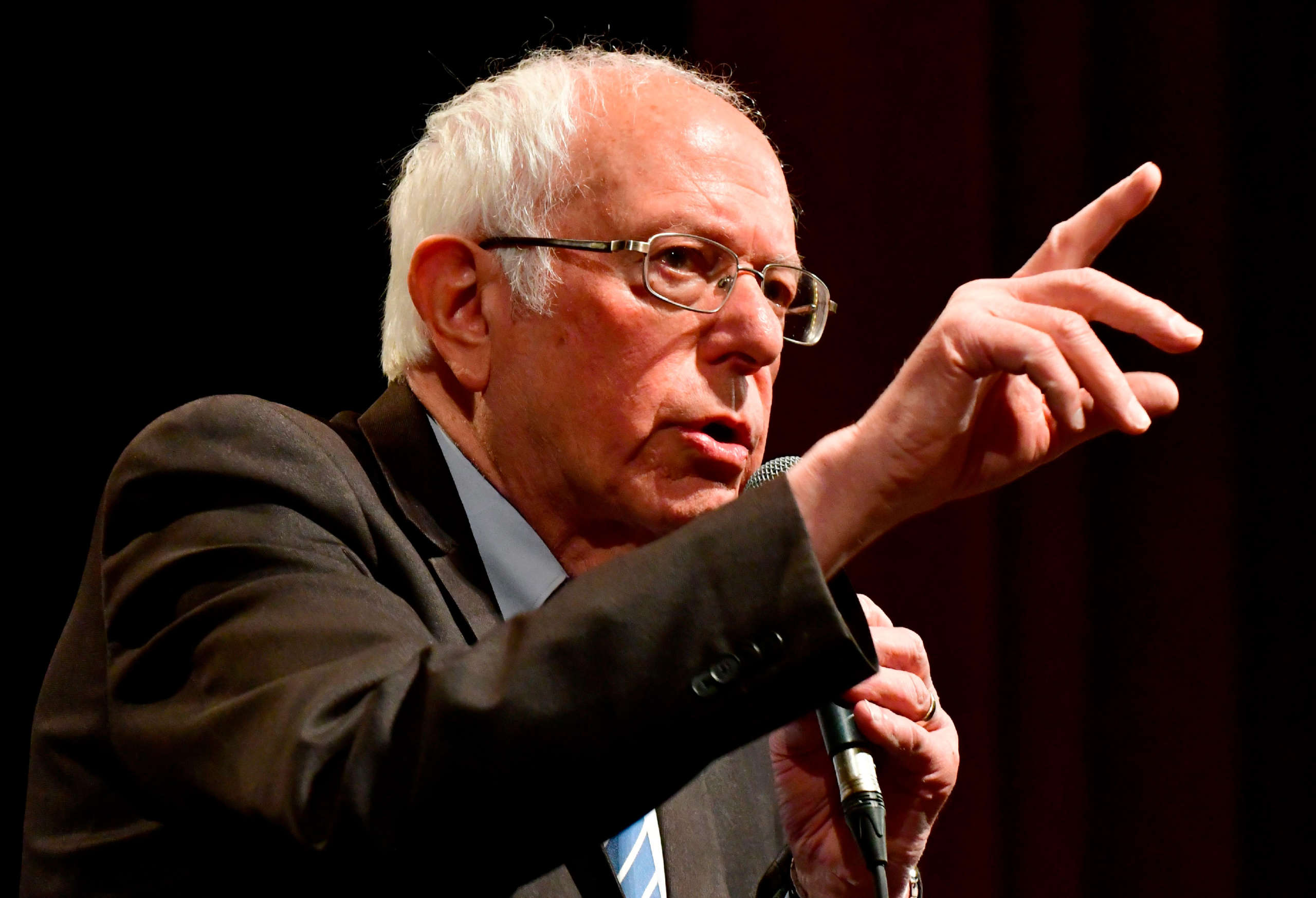 Sanders Is Traveling to Rally With Amazon and Starbucks Workers This ...