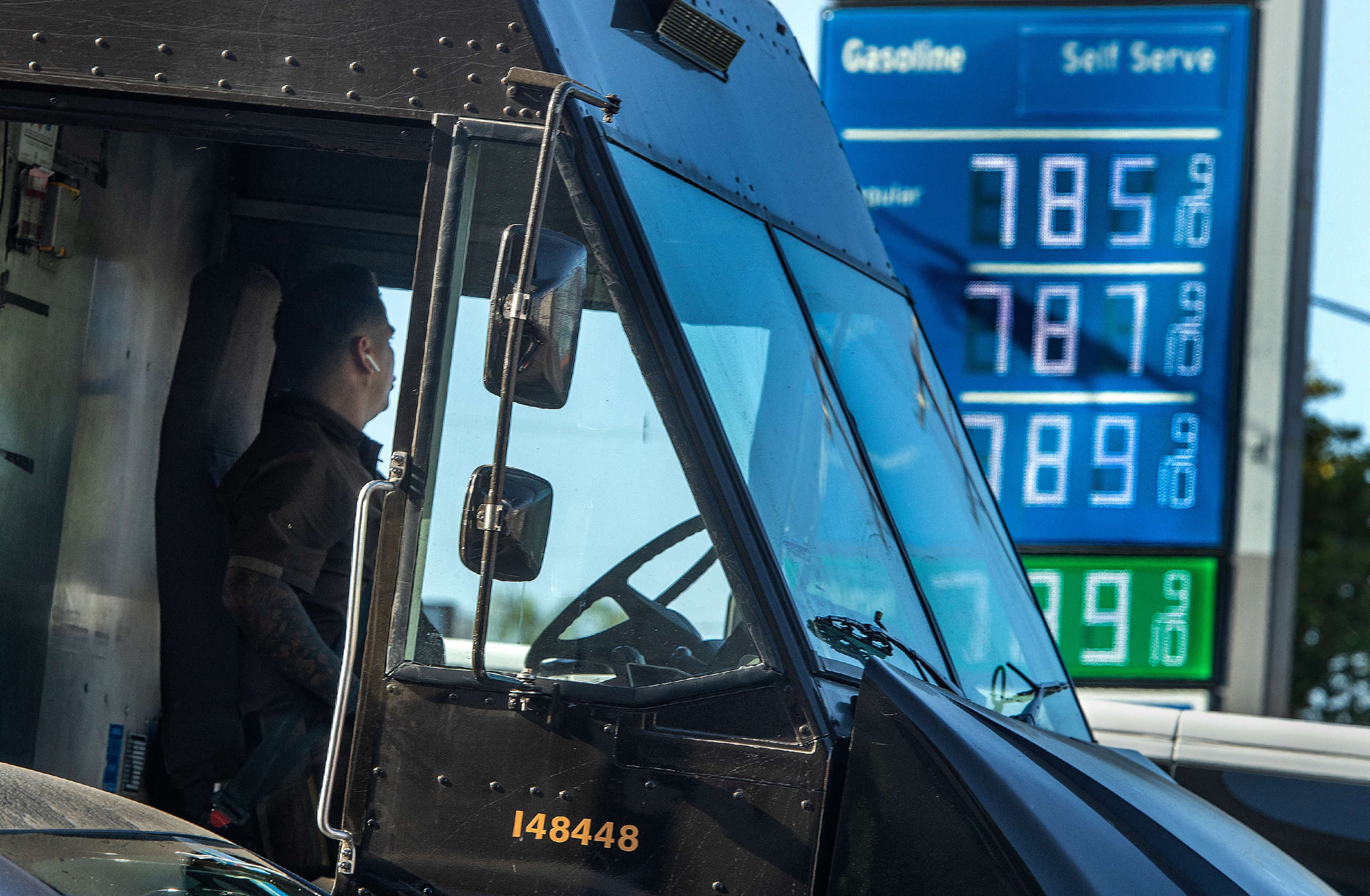 Exxon Laid Out Plans to Spend $30 Billion in Stock Buybacks as Gas ...