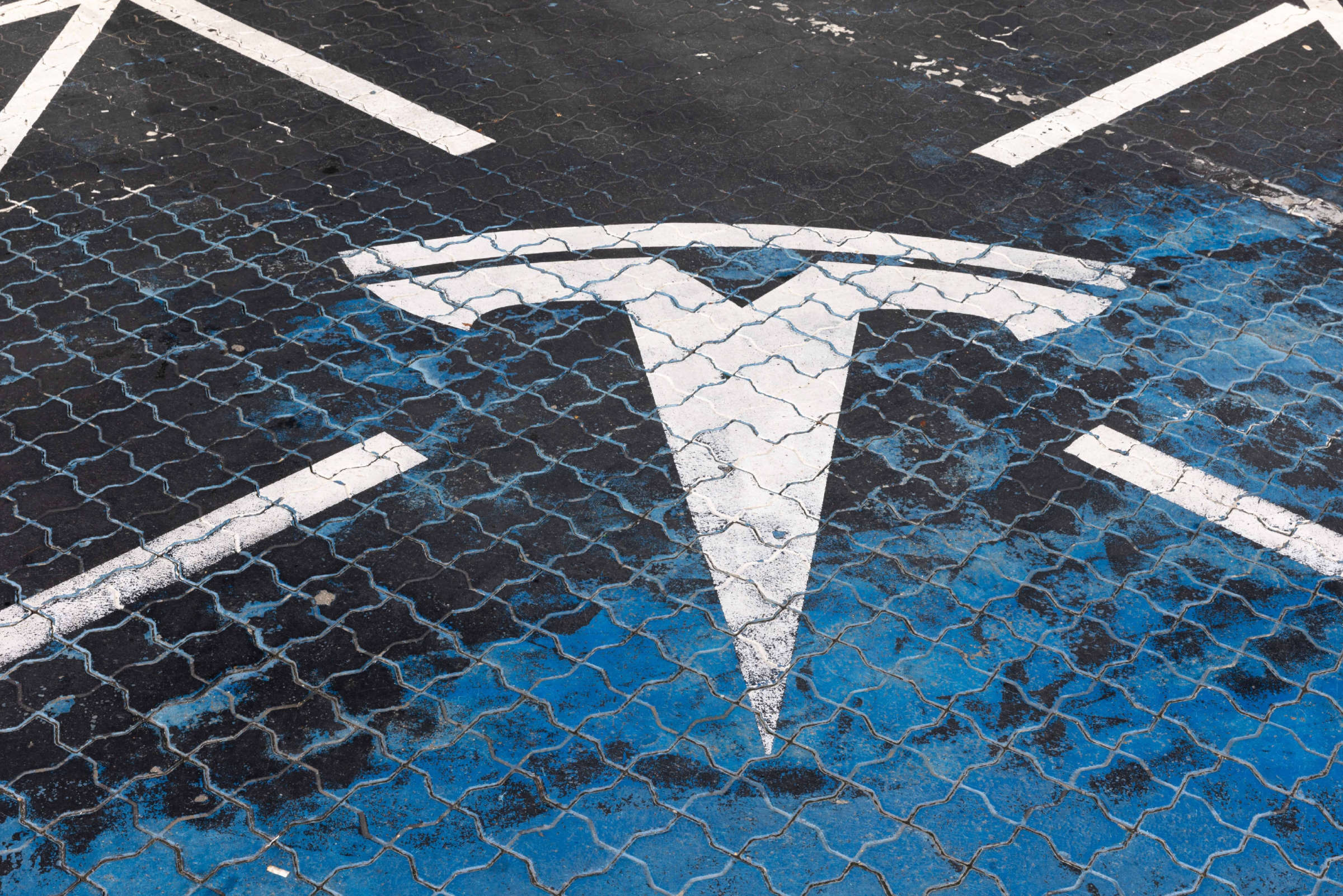 Tesla Violated Workers’ Rights By Banning Pro-Union Shirts, Labor Board ...