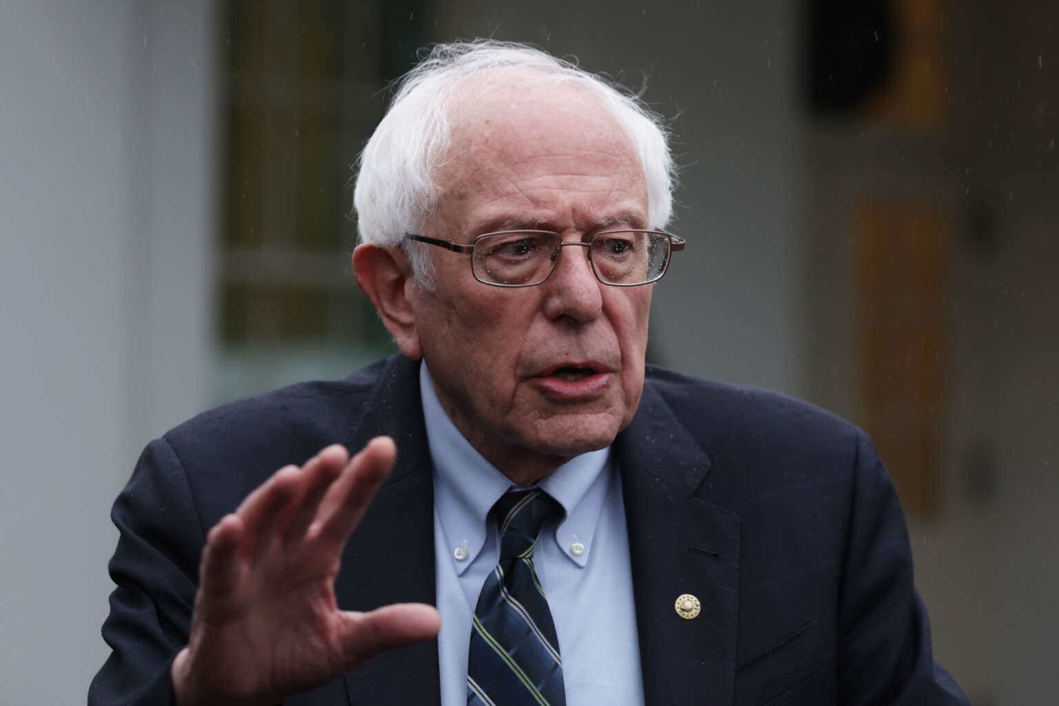 Bernie Sanders Says It’s Time for a 4-Day Workweek, With No Pay Cuts ...
