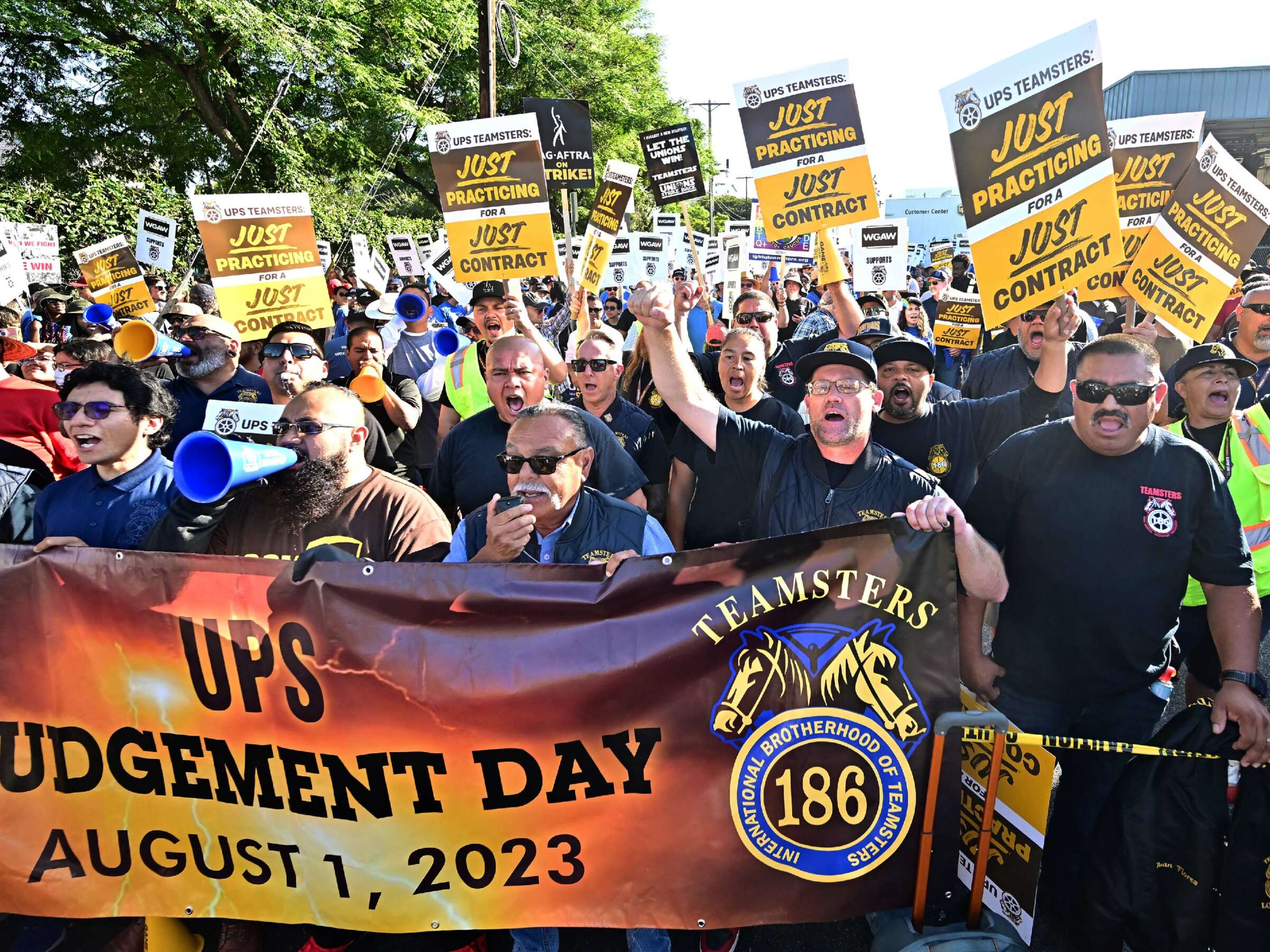 Some Rank-and-File Teamsters Plan to Vote “No” on Tentative Deal With ...