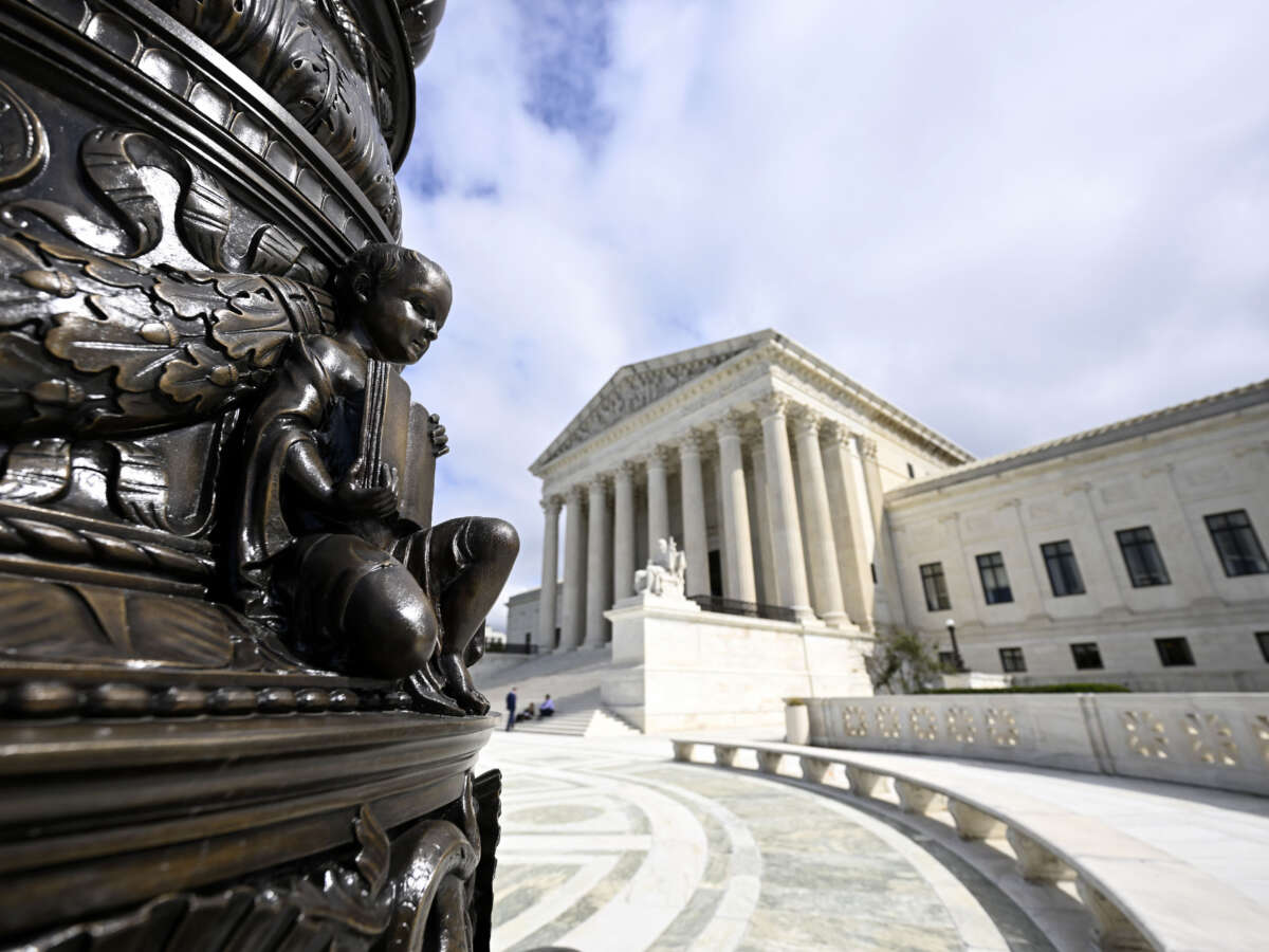 Report: Harlan Crow Has a Stake in 4 SCOTUS Cases — and Thomas Hasn’t ...