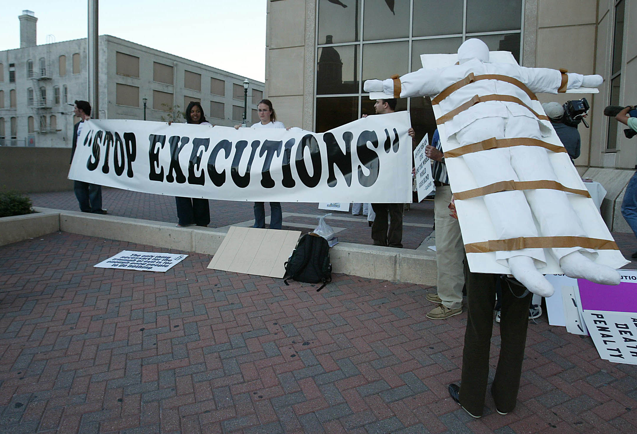 Report: TX County Lawyers Failed to Provide Basic Services for Death Row Clients | Truthout