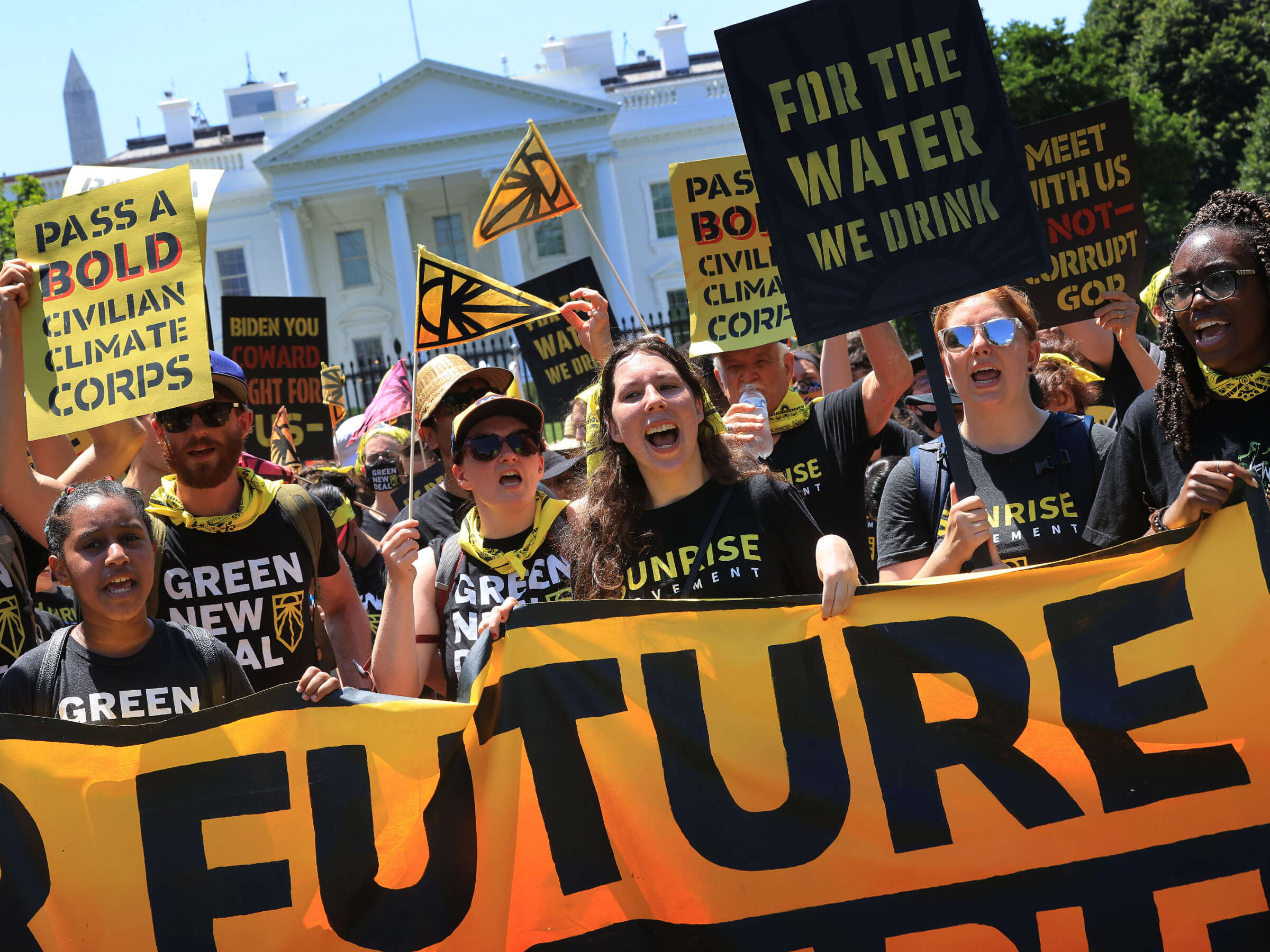 How the Media Misrepresents the Debate Over the Green New Deal | Truthout
