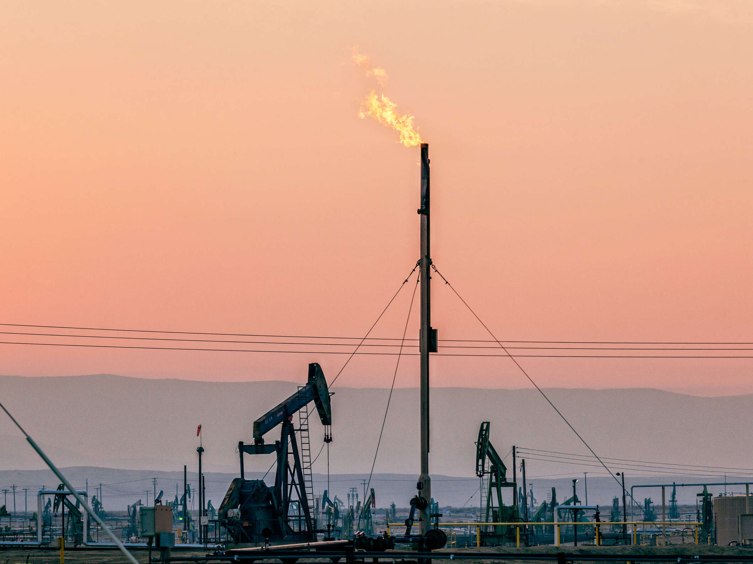 Thermal Videos Reveal Heavy Pollution From the Texas Oil Boom | Truthout