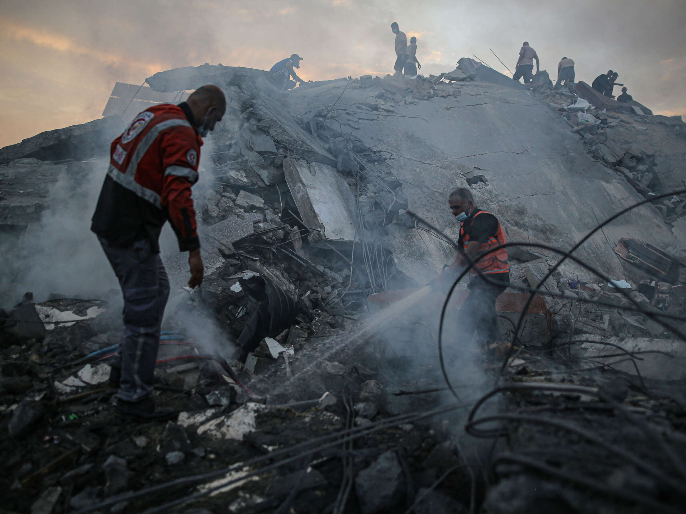 Hundreds of Bodies Discovered in Mass Grave in Gaza’s Nasser Hospital ...