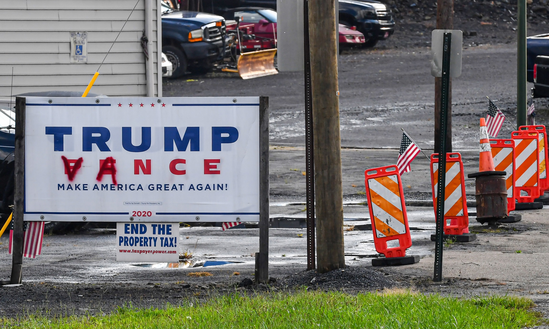 Trump Calls for 25th Amendment to Be Modified — Should Vance Be Worried? | Truthout