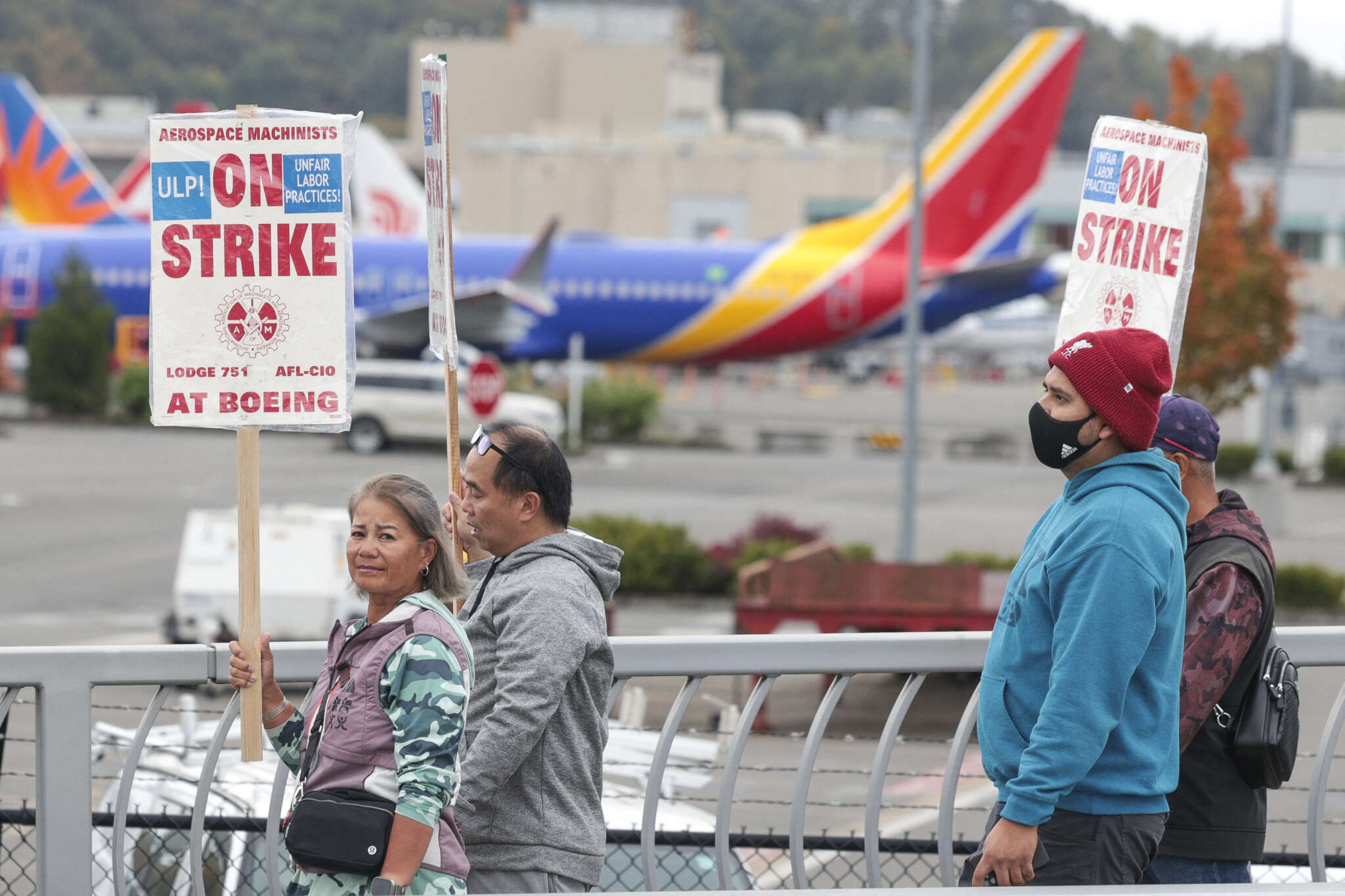 Boeing Union Workers Win Tentative Contract With 35 Percent Wage ...