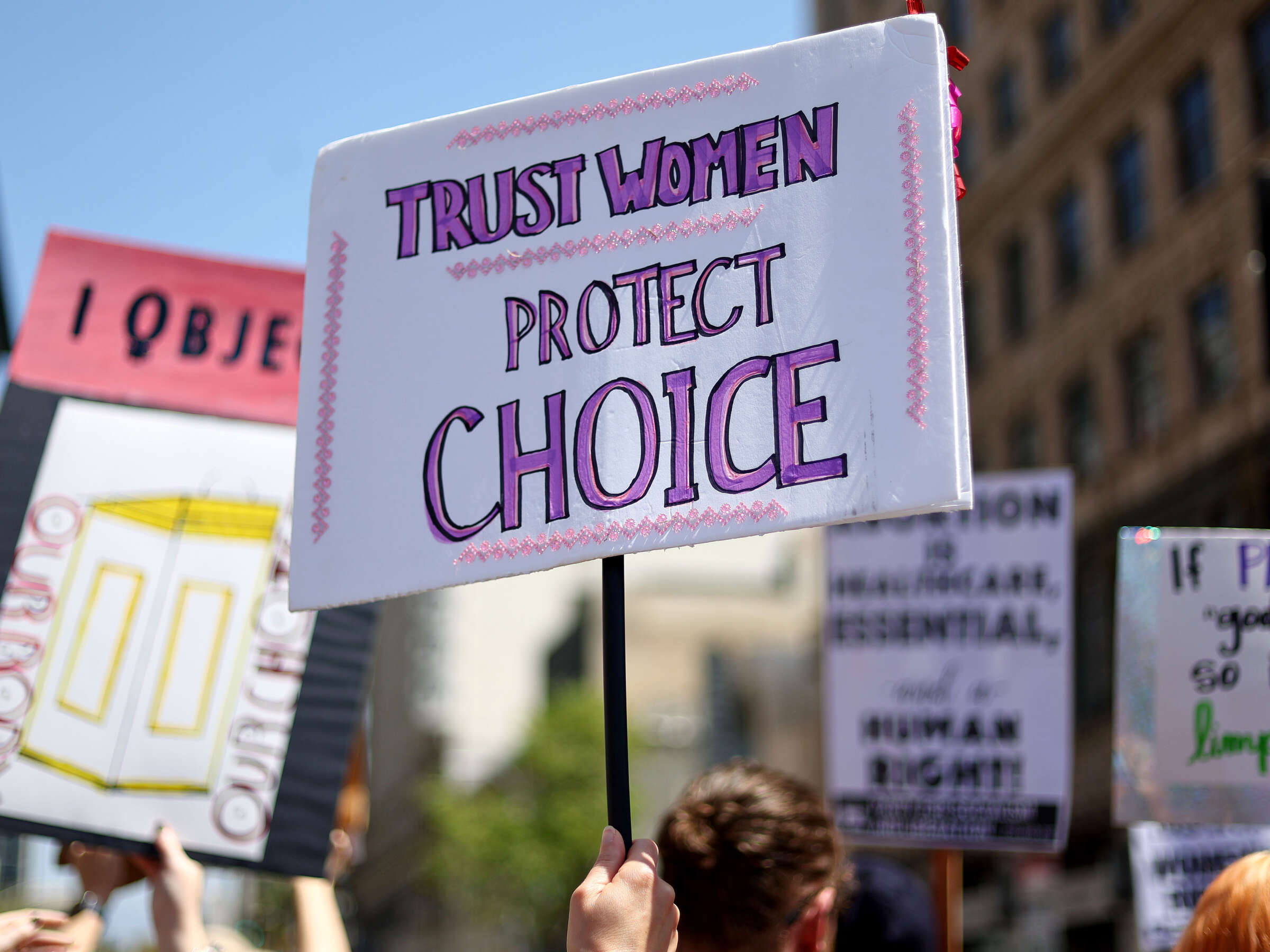 Missouri Clinics Resume Abortions After Judge Strikes Restrictions ...