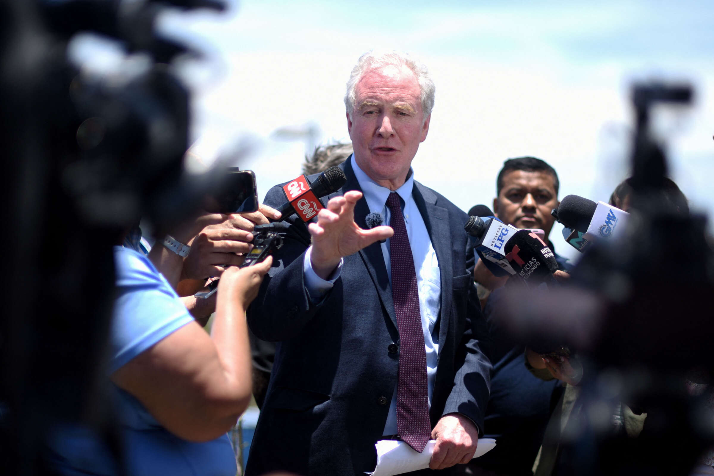 Van Hollen Denied Visit With Abrego García as Republicans Take Selfies ...