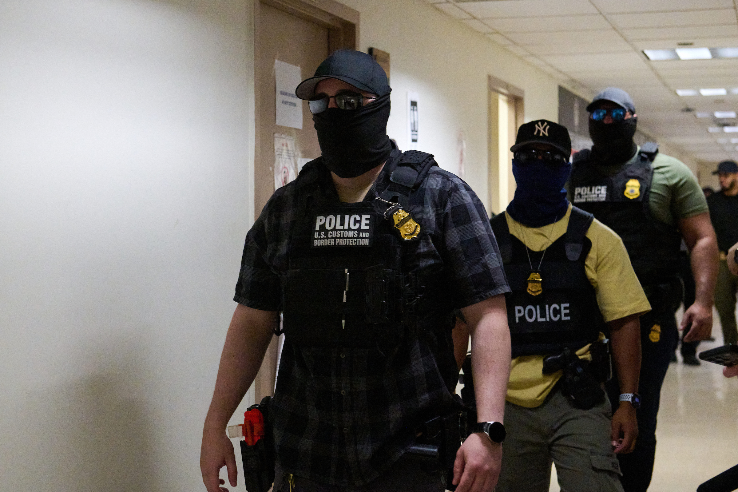 Federal Lawmakers Demand Information on ICE Agents’ Use of Masks ...