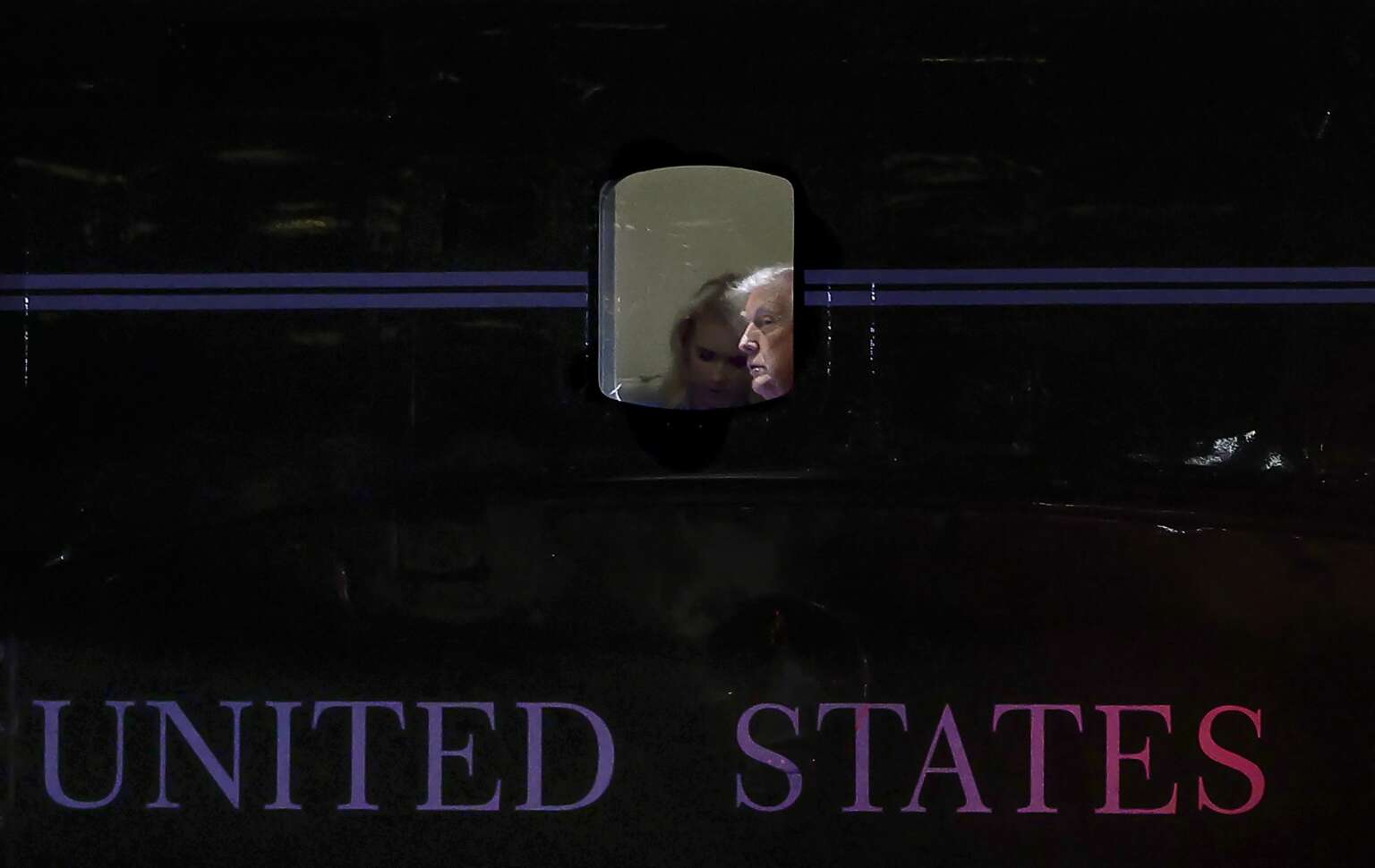 Trump Signs Executive Order Promising Response to Attacks on Qatar ...