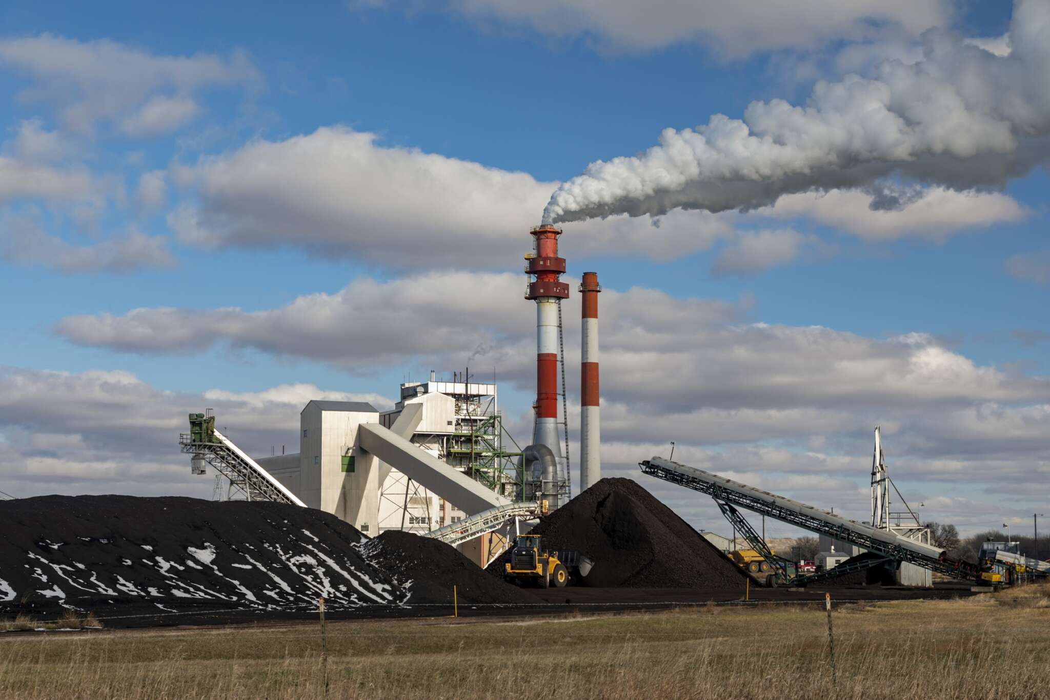 Trump Orders Defense, Energy Departments to Reinvest in Coal | Truthout