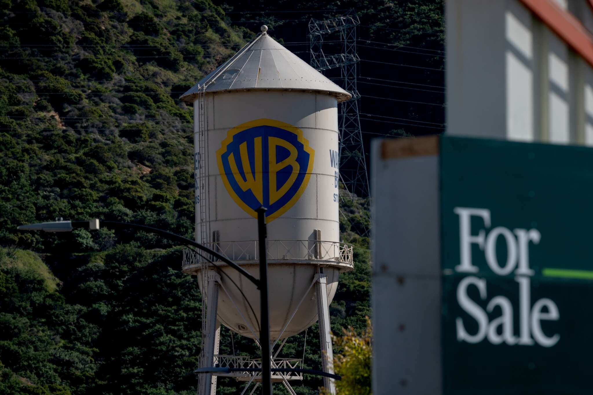 Netflix Bows Out of Warner Bros. Discovery Bid After Skydance Raises ...