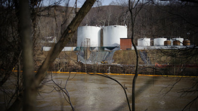 Living in Doubt: West Virginians Seek Safe Water After Elk River ...