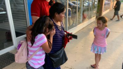 ICE Arrests 680 in Mississippi, Leaving Children Without Their Parents