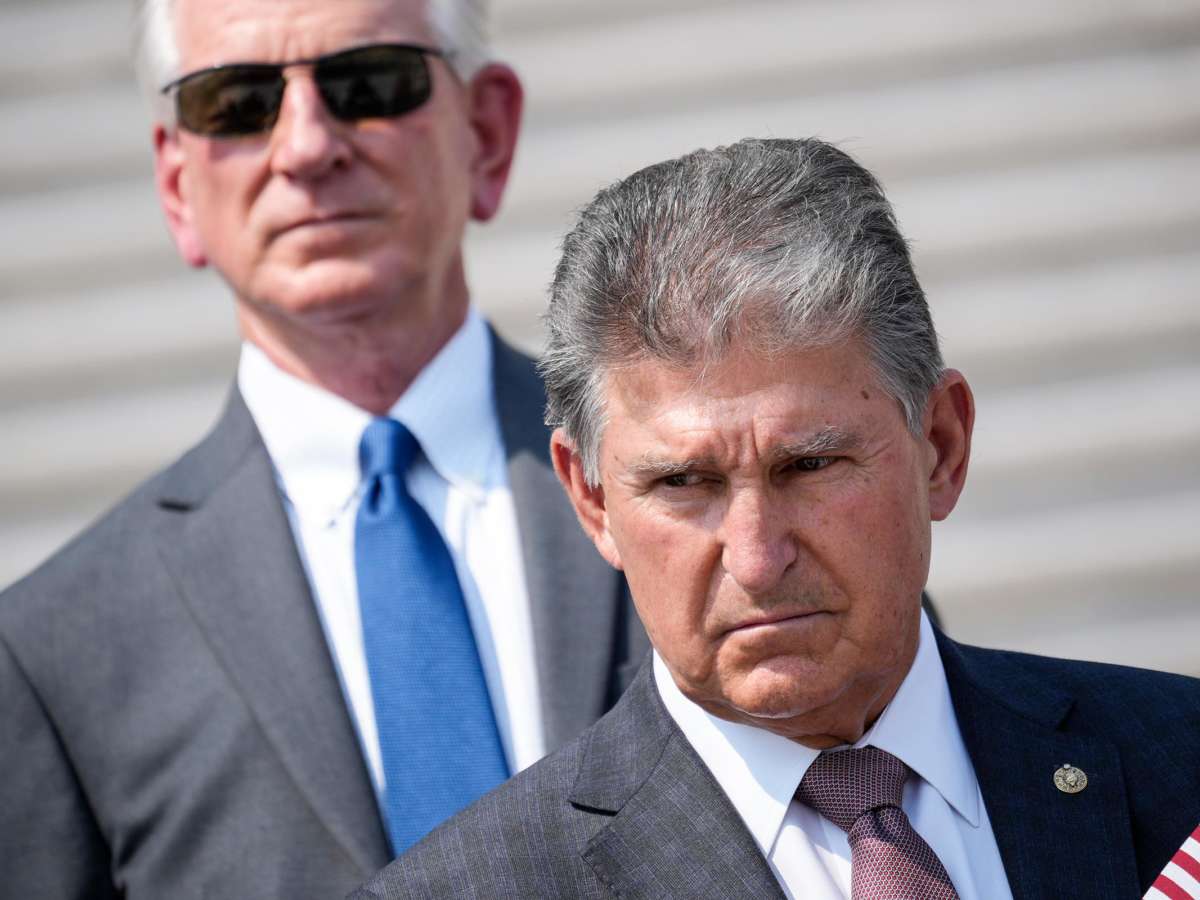 Manchin Threatens to Leave Democratic Party Over Social Infrastructure Bill