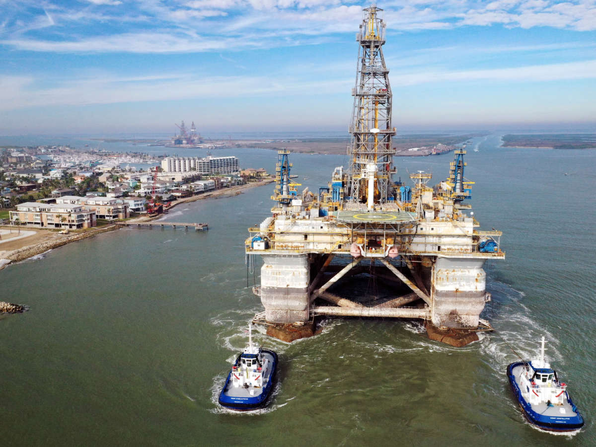 Thermal Videos Reveal Heavy Pollution From the Texas Oil Boom